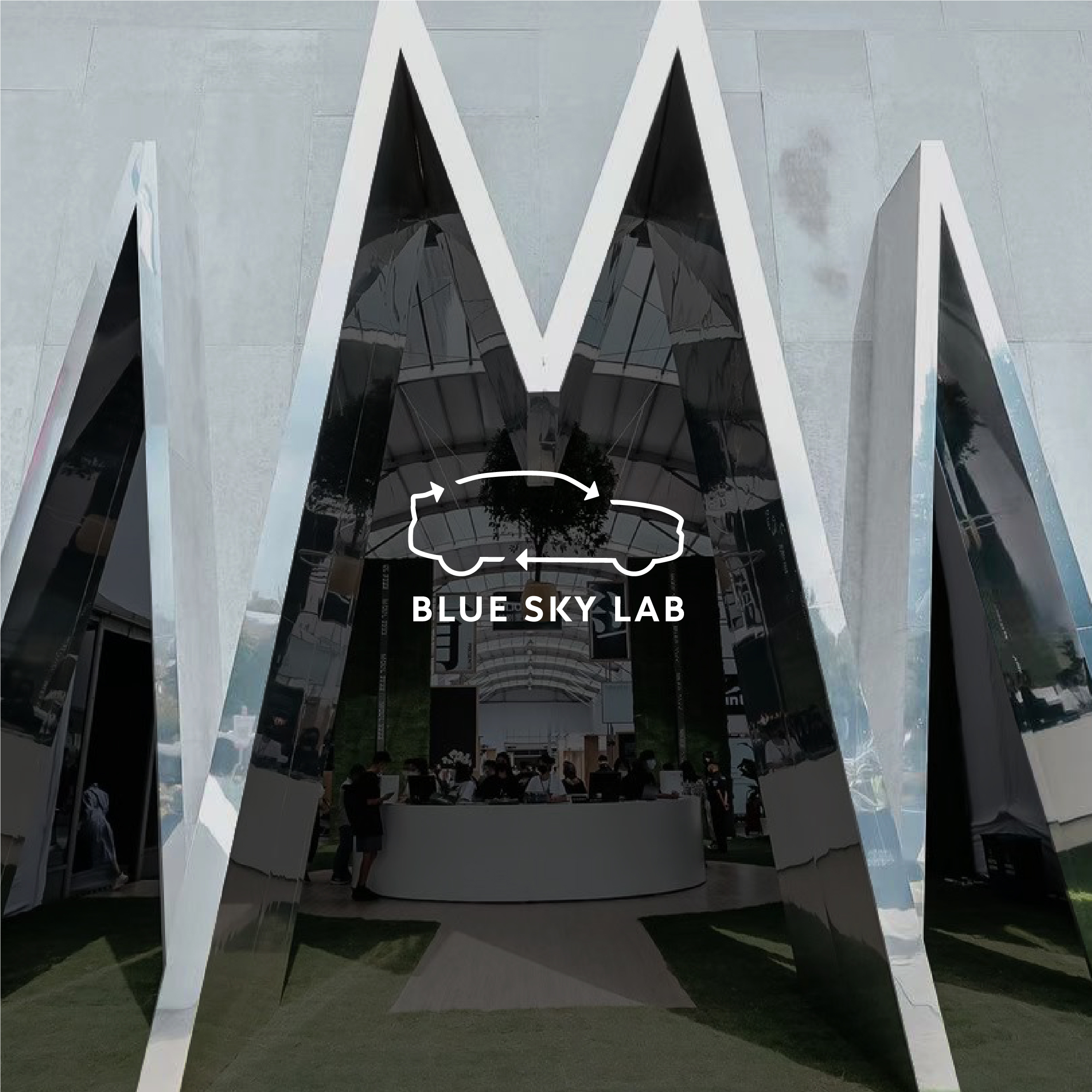 有料展由上海时装周组委会于2019年发起并设立，联合可持续时尚领域的产业端、品牌和创意人士，打造“共创空间”，通过产品展示可持续的多种可能性。